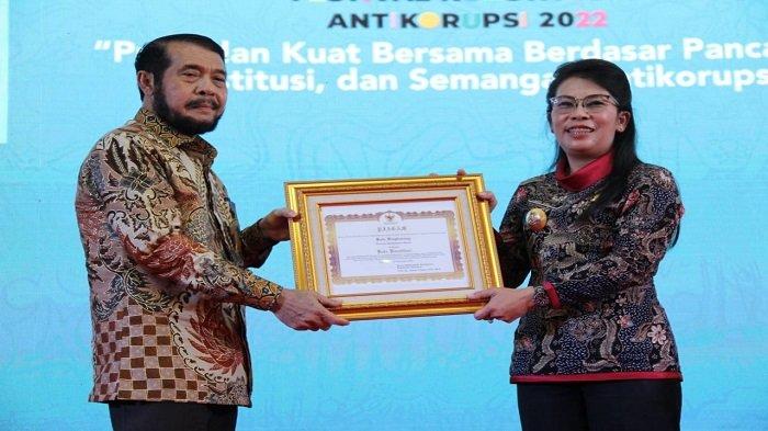 Singkawang Dapat Penghargaan Kota Konstitusi oleh MKRI, Tjhai Chui Mie ...