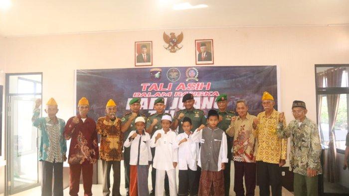 Sambut Hari Juang TNI AD ke-78, Kodim Mempawah dan Jajaran TNI AD Gelar Baksos Pemberian Tali ...