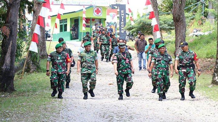 Makotis Gabma Entikong Satgas Pamtas RI-Malaysia Yonif 645/Gty Terima Kunjungan Kerja Danrem 121 ...