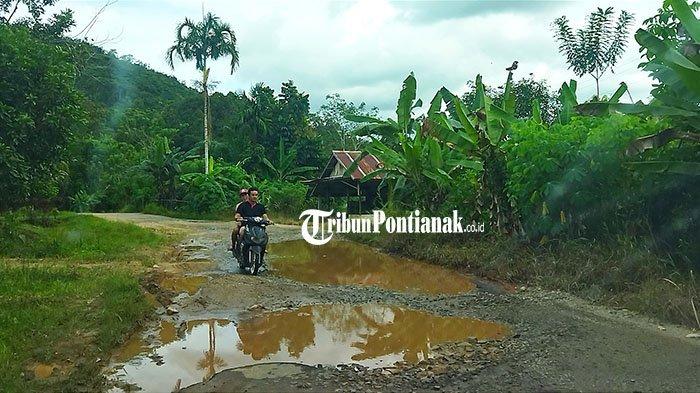Warga Desa Nangka Kabupaten Landak Harap Perbaikan Jalan Dapat Terus ...