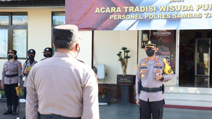 Kapolres Sambas Pimpin Upacara Kenaikan Pangkat dan Purna Bhakti Personel Polres Sambas ...