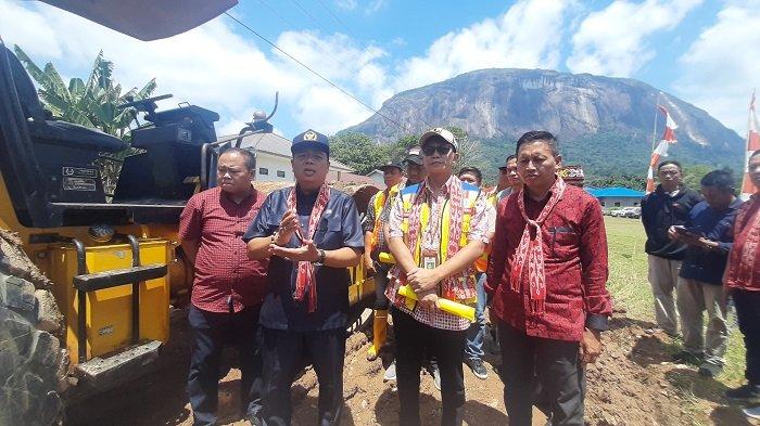 Bawa Oleh-oleh Lagi, Lasarus Launching Paket Peningkatan Jalan 'Klutap ...