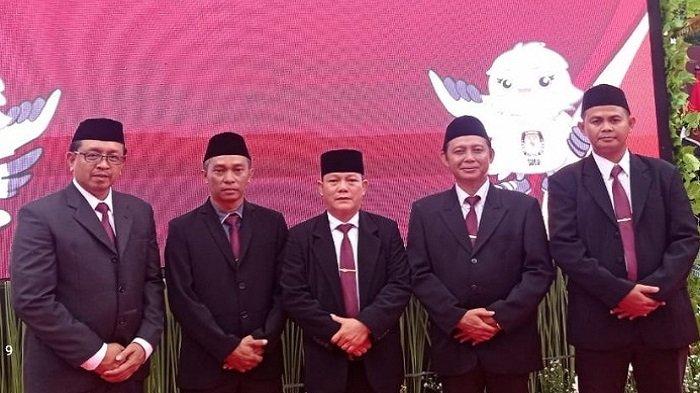 5 Komisioner KPU Kapuas Hulu Baru Resmi Dilantik - Tribunpontianak.co.id
