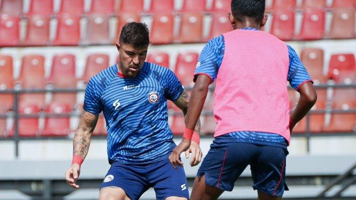 Live Skor Liga 1 Hasil Arema Vs PSIS Semarang: Julian Schwarzer 2 Kali Pungut Bola Gawang Singo ...