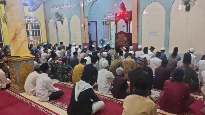 Kapolsek Sambas bersama Sajadah Fajar Silaturahmi dan Tatap Muka dengan ...