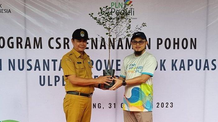 PT PLN Nusantara Power UPDK Kapuas Lakukan Penanaman Pohon di Taman Makan Pahlawan ...
