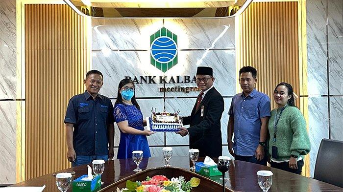 Bank Kalbar Raih Penghargaan Tribun Pontianak Awards 2024 Kategori Peningkatan Ekonomi Melalui ...