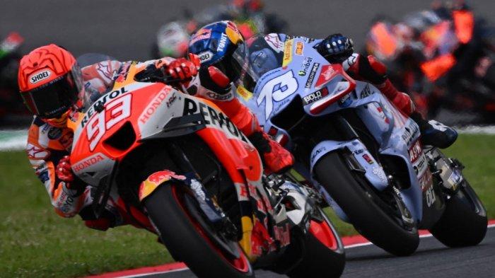 Marco Bezzecchi Juara Sprint Race MotoGP Belanda 2023, Marc Marquez Melempem di Sirkuit Assen ...