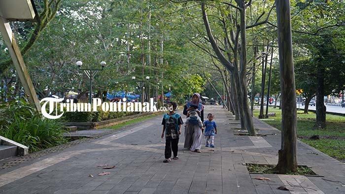 BERITA FOTO - Taman Akcaya, Wisata Rekreasi Masyarakat di Tengah Kota ...