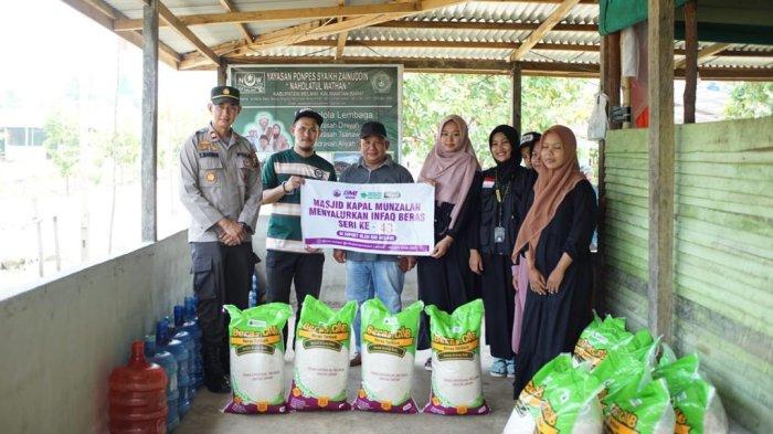 Kapolsek Nanga Pinoh Dampingi Pendistribusian Beras Seri 43 GIB dan Paskas untuk Pondok ...