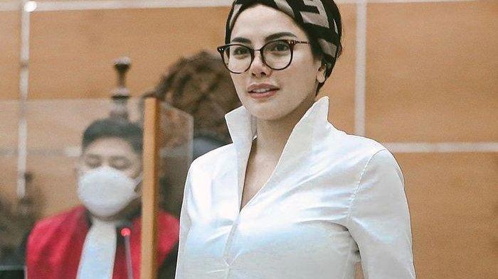 Tampil Fashionable,Aksesoris Nikita Mirzani Saat Jalani Sidang Eksepsi Bernilai Ratusan Juta ...
