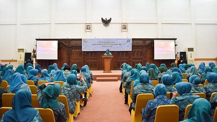 Pj Ketua TP PKK Pontianak Ajak Warga Manfaatkan Pekarangan, Galakkan Program Aku Hatinya PKK ...