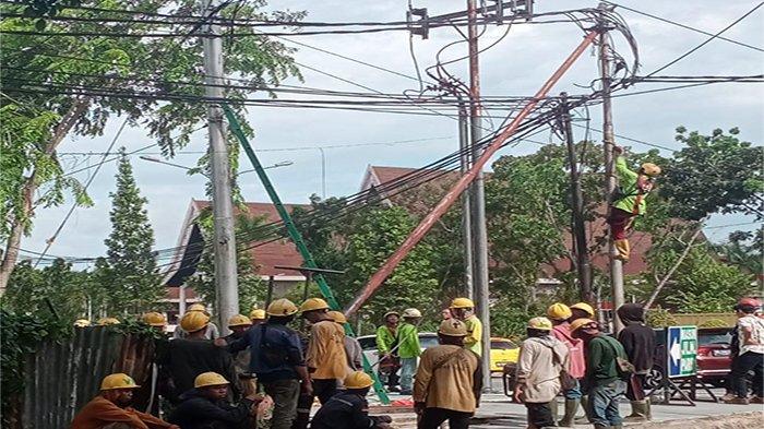 PLN Siap Sinergi dengan Pemda Untuk Pemindahan Tiang Listrik di Bahu Jalan - Tribunpontianak.co.id