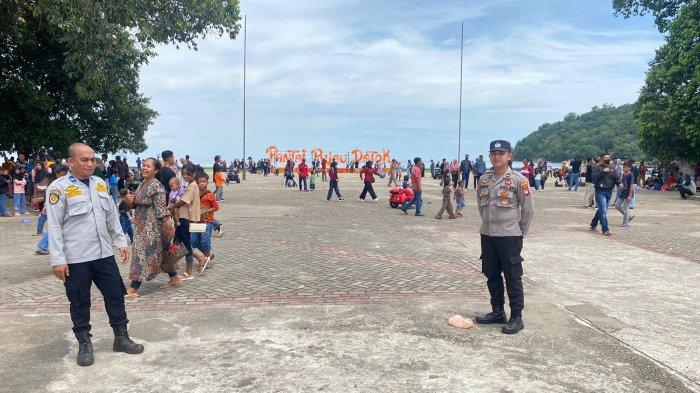 Personel Pos Pam Pantai Pulau Datok Sampaikan Imbauan Kamtibmas Kepada ...