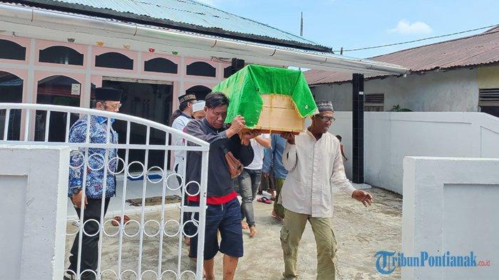 Pantauan Terkini di Rumah Duka Sri Mulyani Korban Pembunuhan Oknum TNI di Sambas ...