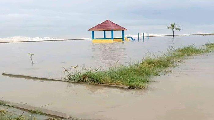 Rob di Pesisir Sambas, Kepala BPBD Imbau Warga untuk Waspada - Tribunpontianak.co.id