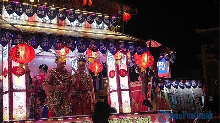 Pawai Lampion di Kota Singkawang Berlangsung Semarak - Tribunpontianak.co.id