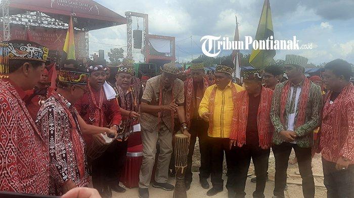 Usung Tema Dayak Bersatu Pekan Gawai Dayak ke-X Kabupaten Sintang Resmi Digelar ...