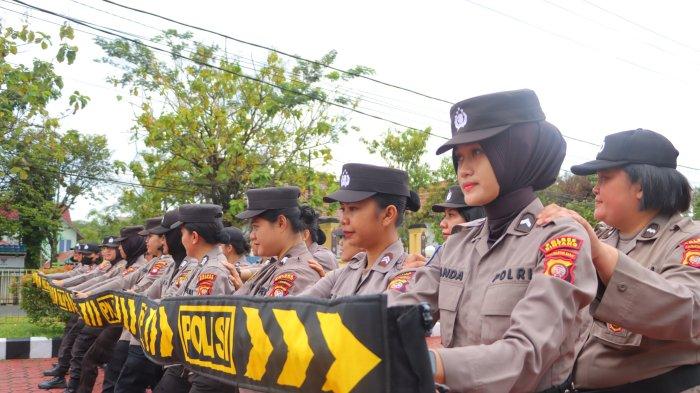 Memasuki Tahapan Pemilu 2024 Polwan Polres Sintang Gelar Latihan