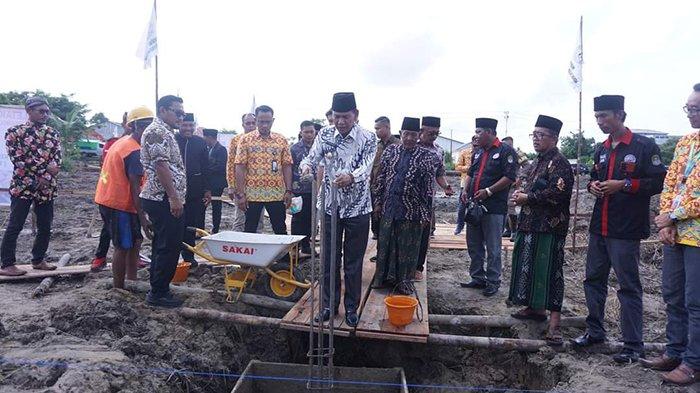 Martin - Farhan Hadir Peletakan Batu Pertama Pembangunan Rumah Adat ...