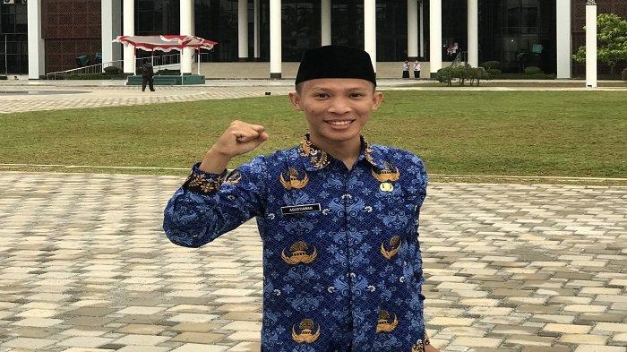 Sosok Agus Pantun, Pemuda Inspiratif Pendidikan Asal Kota Singkawang ...