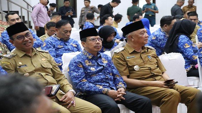 Pj Bupati Mempawah Ismail Hadiri Penyerahan DIPA dan Buku Alokasi TKD TA 2025 - Tribunpontianak ...