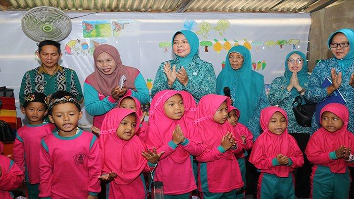 Salurkan Bantuan ke Paud Nurul Fattah di Kubu Raya, Windy Tekankan ...