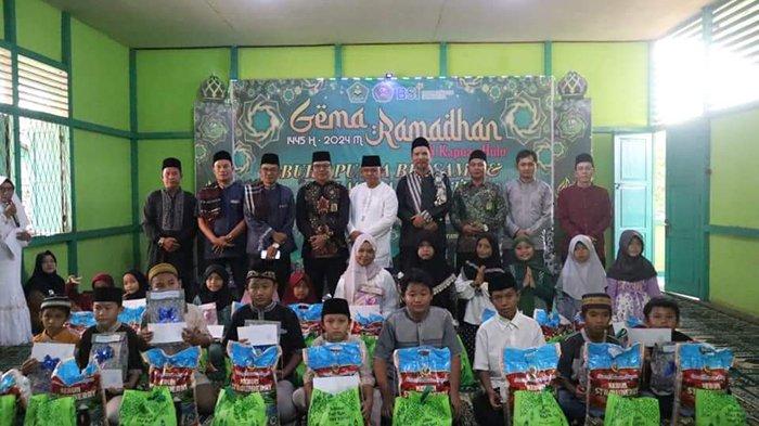 Kemenag dan BAZNAS Kapuas Hulu Salurkan 1000 Paket di Bulan Suci Ramadan - Tribunpontianak.co.id