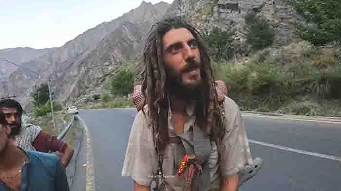 Perjalanan ke Timur Mencari Kedamaian Hidup, Eks Pembalap MotoGP Alex ...