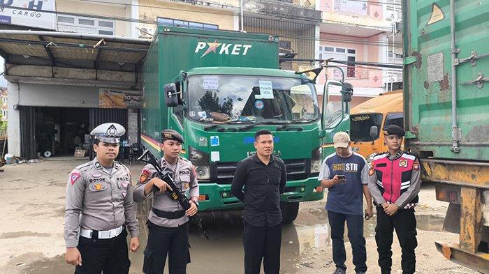 Polres Sintang Kawal Ketat Pengiriman Logistik Pilkada 2024 dari Pontianak ke Kabupaten Sintang ...