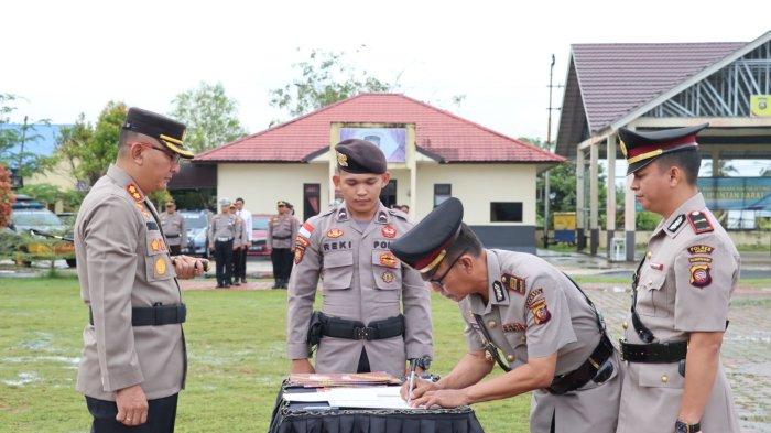 Kapolres Sambas Pimpin Upacara Sertijab Wakapolres, Kasat dan Kapolsek - Tribunpontianak.co.id
