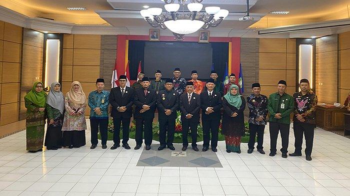 Penjabat Bupati Sanggau Suherman Lantik Pimpinan Baznas PAW, Ini Pesan yang Disampaikan ...