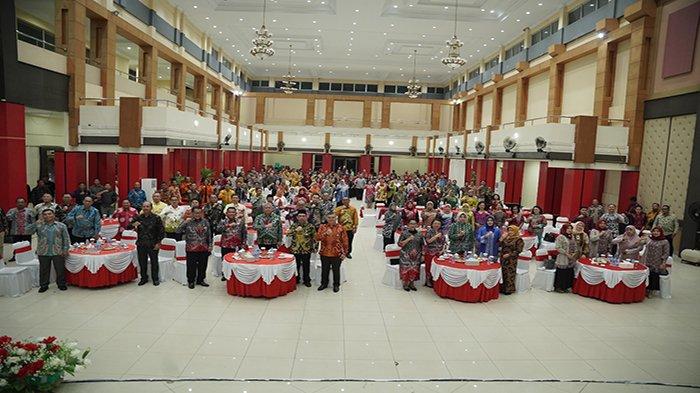 Pj Bupati Sanggau Suherman Hadiri Rapat Komisariat Wilayah Forum Sekretaris Daerah Seluruh ...