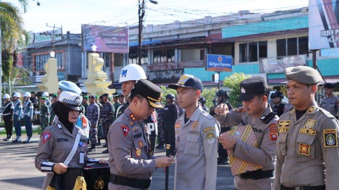 Kapolres Ketapang Pimpin Apel Gelar Pasukan Operasi Ketupat Kapuas 2024 - Tribunpontianak.co.id