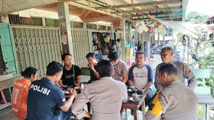 Kapolsek Menukung Dengarkan Keluhan dan Tampung Saran Masyarakat Dalam Program Jumat Curhat ...