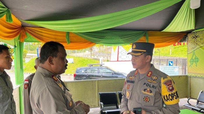 Kapolres Sanggau Cek Pos Pelayanan Terpadu Ops Ketupat Kapuas 2023 di Wilayah Hukum Polsek ...