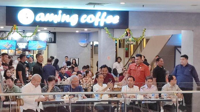 Momen Jokowi Ngopi di Aming Coffee Mega Mall Pontianak, Dikerumuni ...