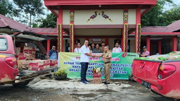PT SIA Serahkan Bantuan Sembako Kepada Pemerintah Kecamatan Parindu ...