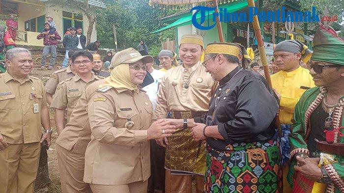 Ziarah Akbar di Makam Opu Daeng Manambon, Raja Mempawah: Tapak Tilas ...