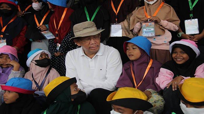 Sutarmidji Lepas 100 Anak Yatim Duafa Liburan ke Pantai Pak Lotay ...