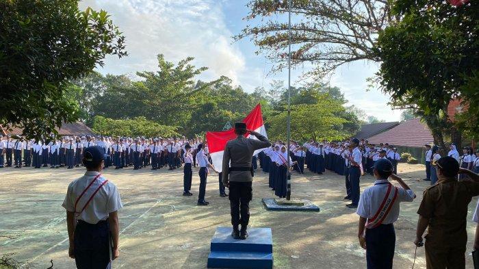 IPTU Samuji Sampaikan 3 Hal Penting saat Jadi Pembina Upacara di SMPN 1 Beilimbing ...