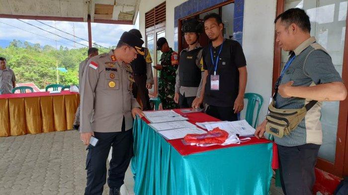 Kapolres Sanggau Cek Kesiapan Pengamanan Rapat Pleno Pemilu 2024 di Kecamatan Jangkang ...