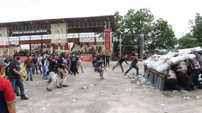 Polres Sanggau Laksanakan Simulasi Sispamkota dalam Rangka Pengamanan Pilkada Tahun 2024 ...