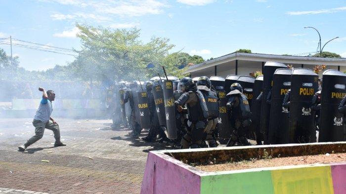 Dansatbrimob Pimpin Upacara Penutupan Latihan Peningkatan Kemampuan PHH dan Anti Anarkis 2024 ...