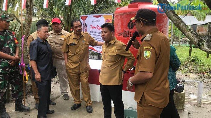 Bupati Sambas Resmikan Sumur Bor Non APBD di Desa Sarilaba A - Tribunpontianak.co.id