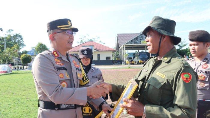 Kapolres Sambas Pimpin Apel Ketua Satuan Keamanan Lingkungan Tahun 2023, Ini Pesan yang ...