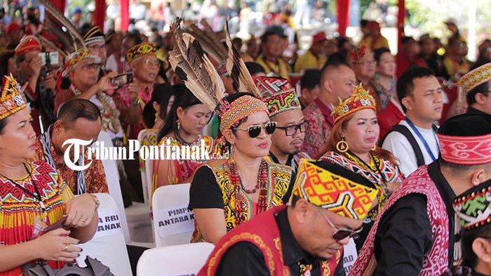 BERITA FOTO - Pembukaan Pekan Gawai Dayak ke-37 Kalimantan Barat - Tribunpontianak.co.id