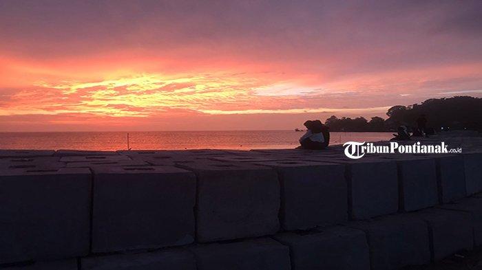 Mengunjungi Pantai Sinam, Spot Foto Senja Digemari Masyarakat Sambas ...