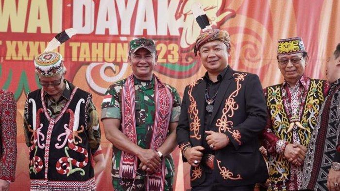Hadiri Pembukaan Pekan Gawai Dayak ke-37, Sekda Ketapang Harap PGD Jadi Ajang Merawat ...