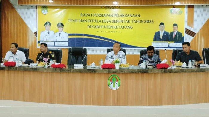 Gelar Rapat Persiapan Pilkades, Sekda Ketapang Tegas Minta Panitia Pelaksana Bekerja Sesuai ...